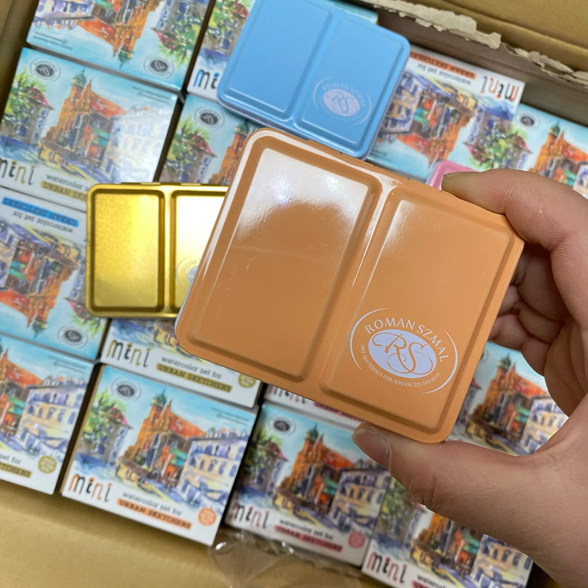 AOOKMIYA ROMAN SZMAL ARTISTS MINI Metal Box 8 Half Pans Color Portable